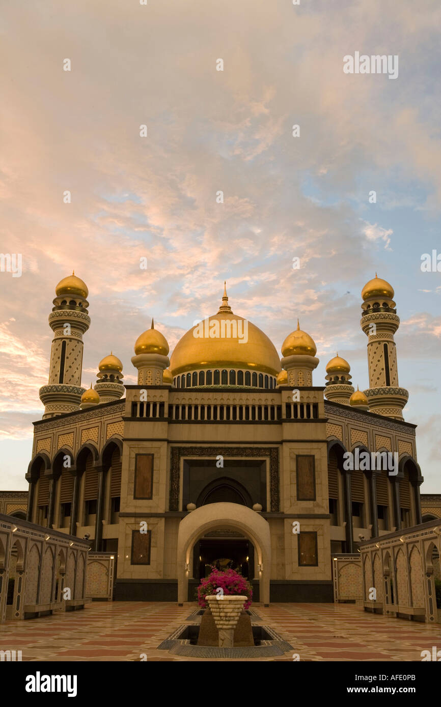 Brunei Mosque at Sunset, Jame'Asr Hassan Bolkia Mosque, Bandar Seri ...