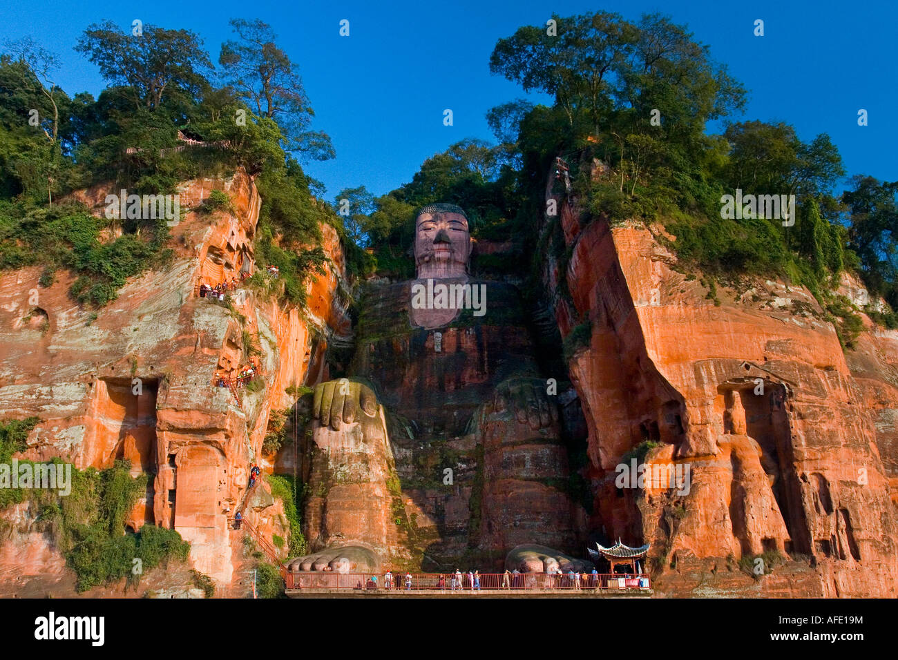 The Giant Leshan Buddha Statue Sichuan China Stock Photo - Alamy