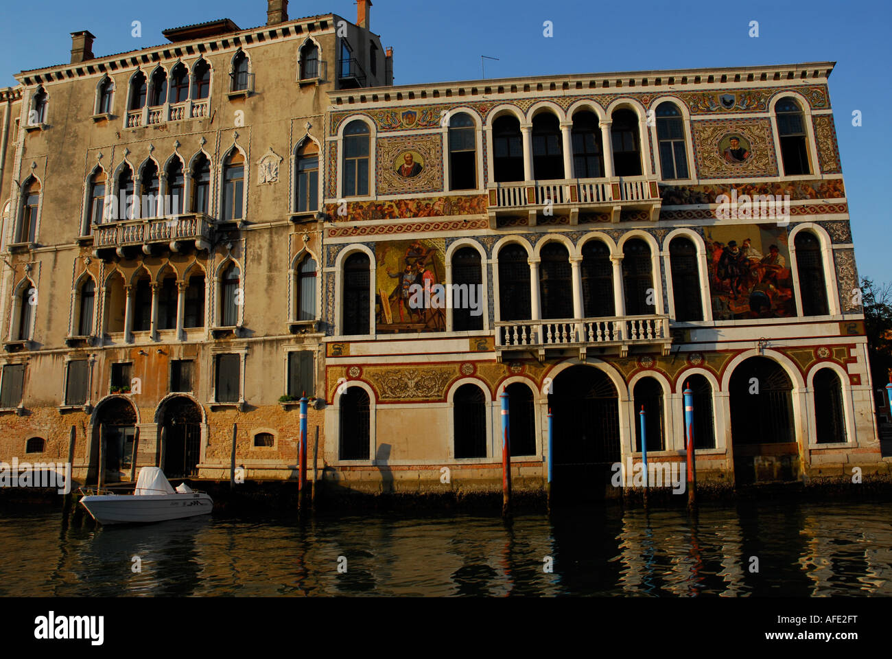 Colourful building on Grand Canal in Venice Stock Photo - Alamy