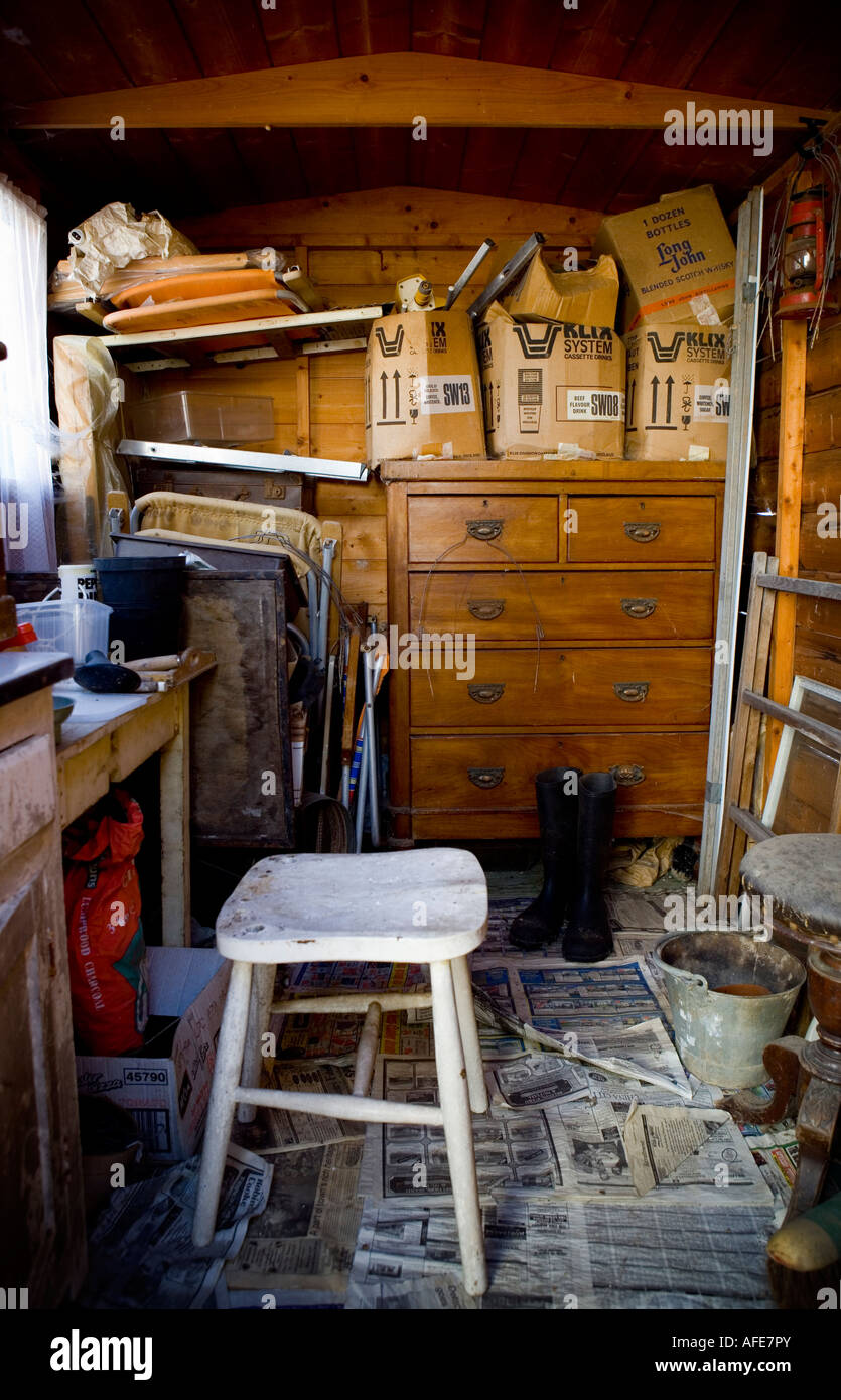 Messy garden shed hi-res stock photography and images - Alamy