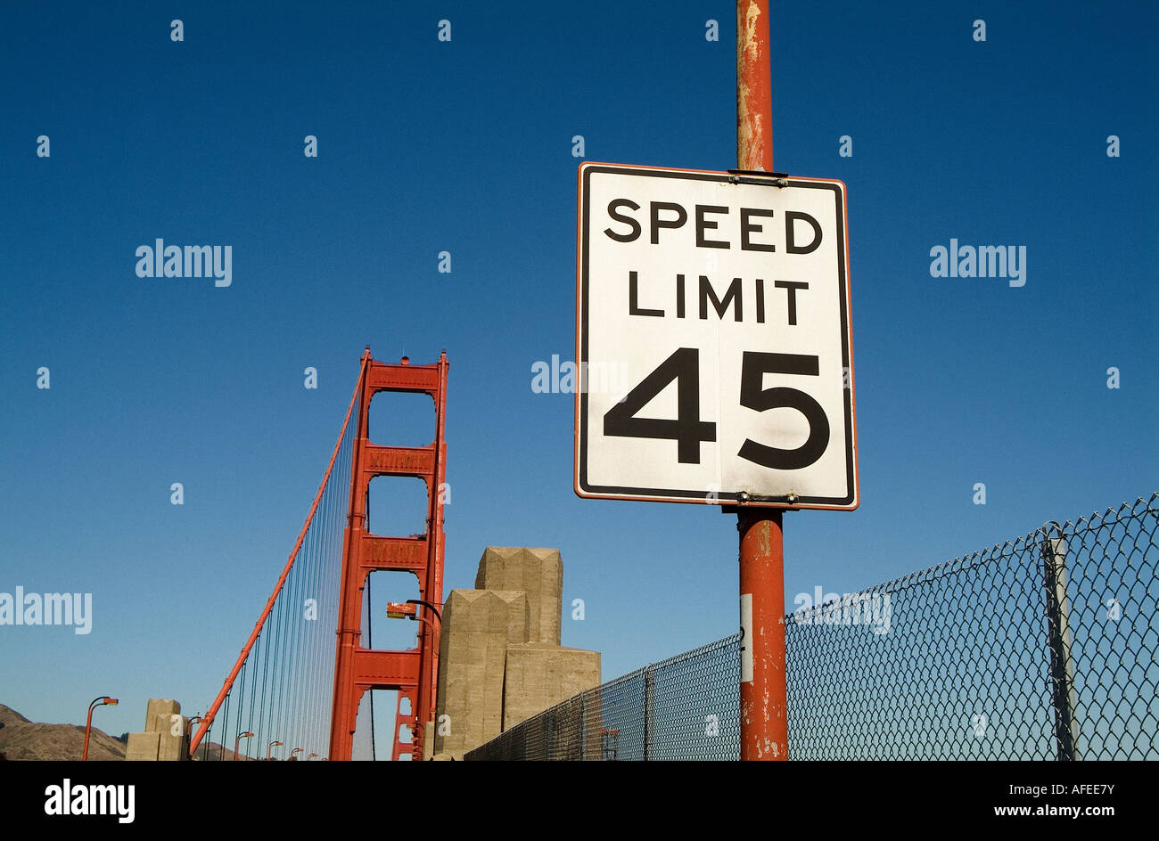 Span wire traffic signal hi-res stock photography and images - Alamy