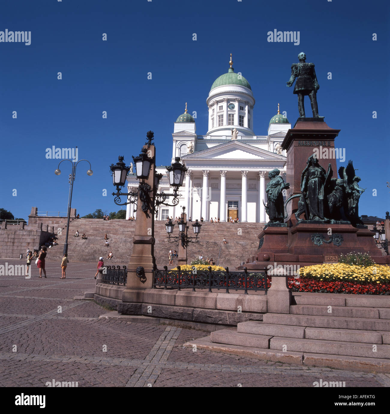 Helsinki senate square summer hi-res stock photography and images - Alamy
