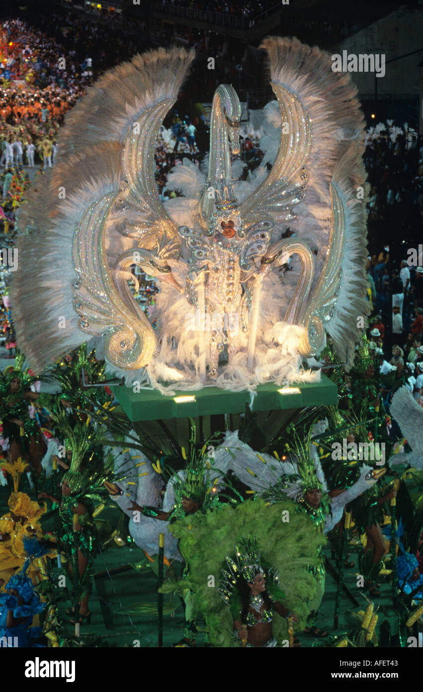 Carnaval rio feathers hi-res stock photography and images - Alamy