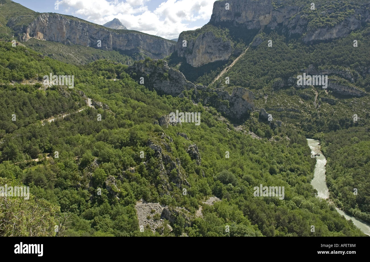 Looking northeast from Point Sublime across the upper Verdon Gorge ...