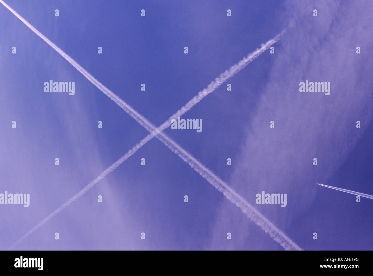 Intersection converge hi-res stock photography and images - Alamy