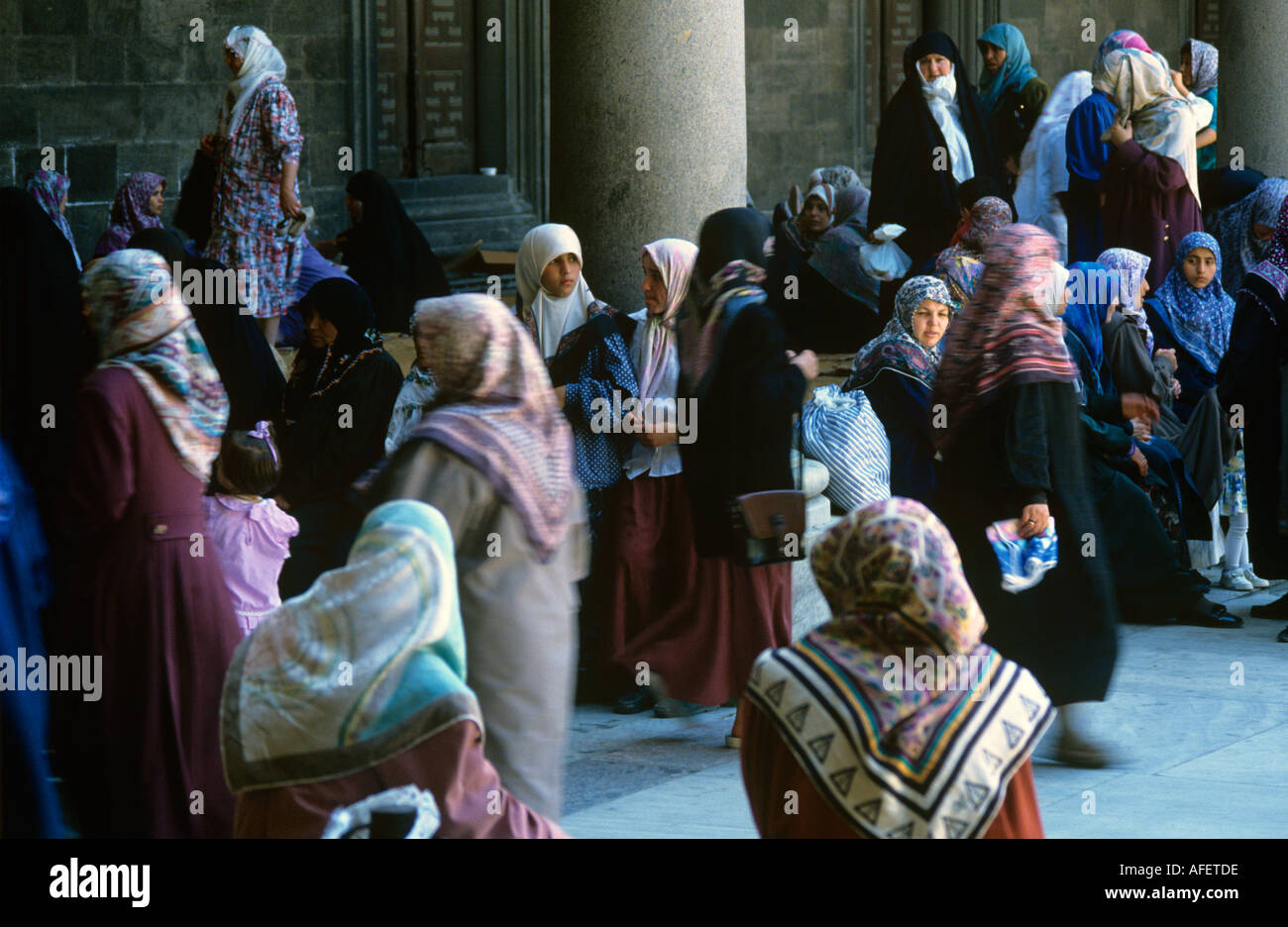 Muslim Women Sulymaniye Mosque Istanbul Turkey Stock Photo - Alamy
