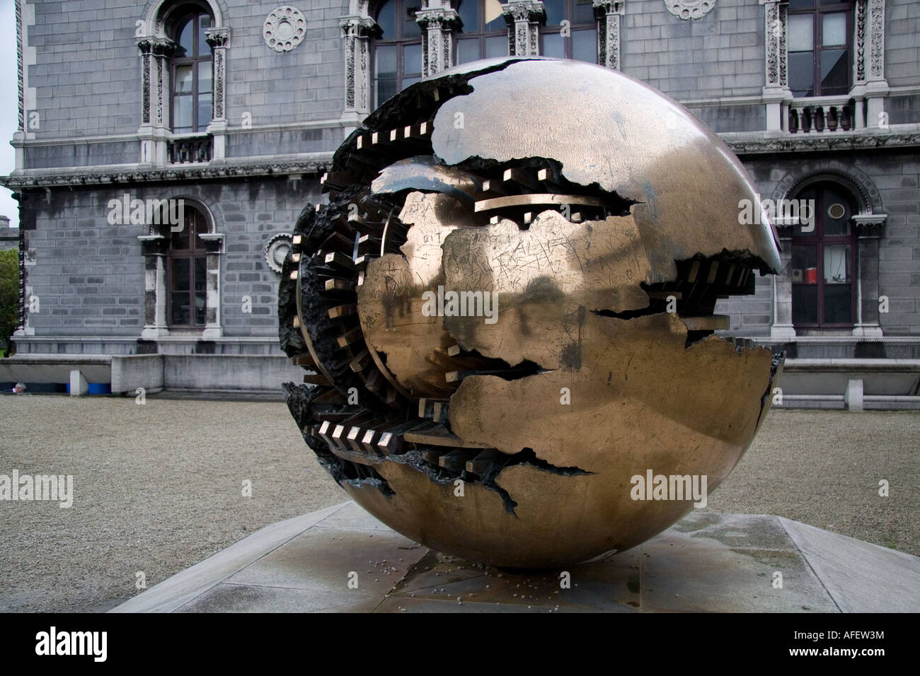 Sphere within Sphere by Arnoldo Pomodoro at Trinity College Dublin ...