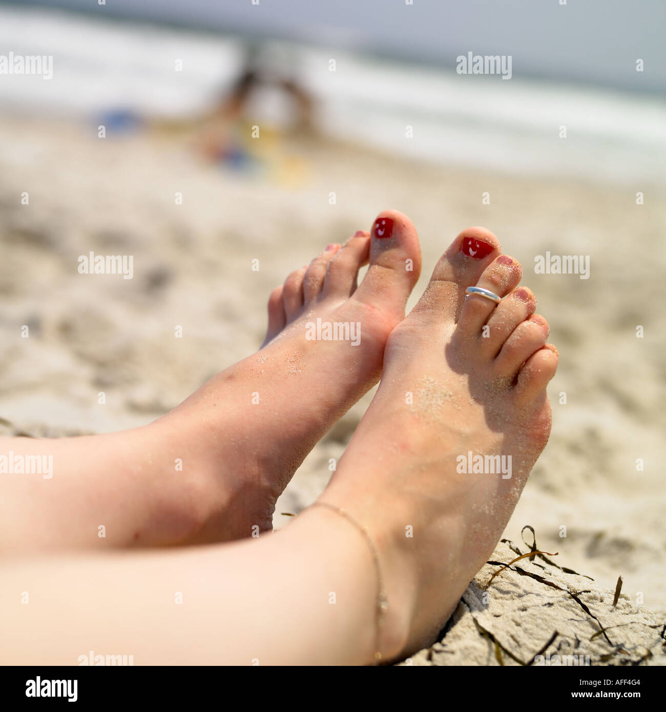 Pretty feet woman toe nails hi-res stock photography and images - Alamy