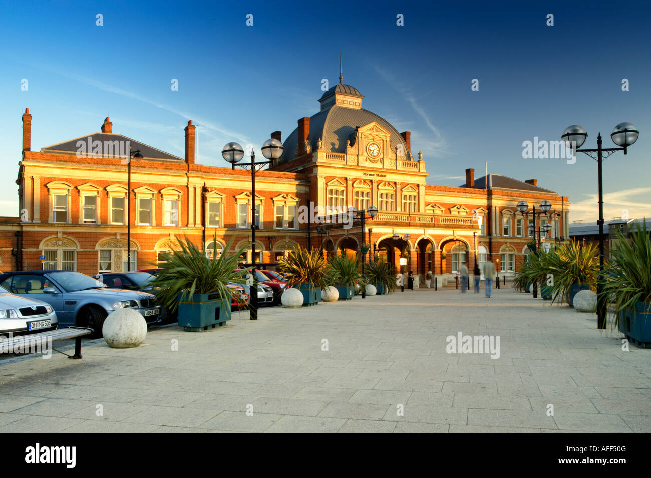 Norwich train hi-res stock photography and images - Alamy