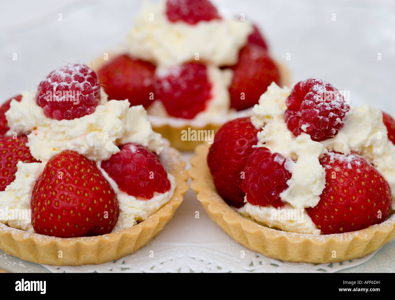 Fruit tarts with summer fruits hi-res stock photography and images - Alamy