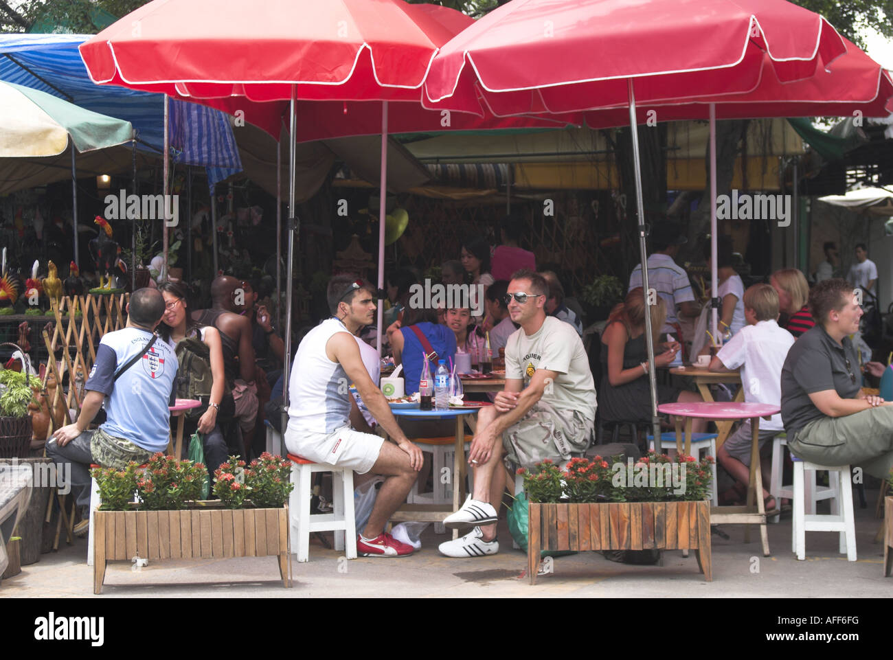 A cafe in the Northern Weekend Market, Bangkok, Thailand Stock Photo ...
