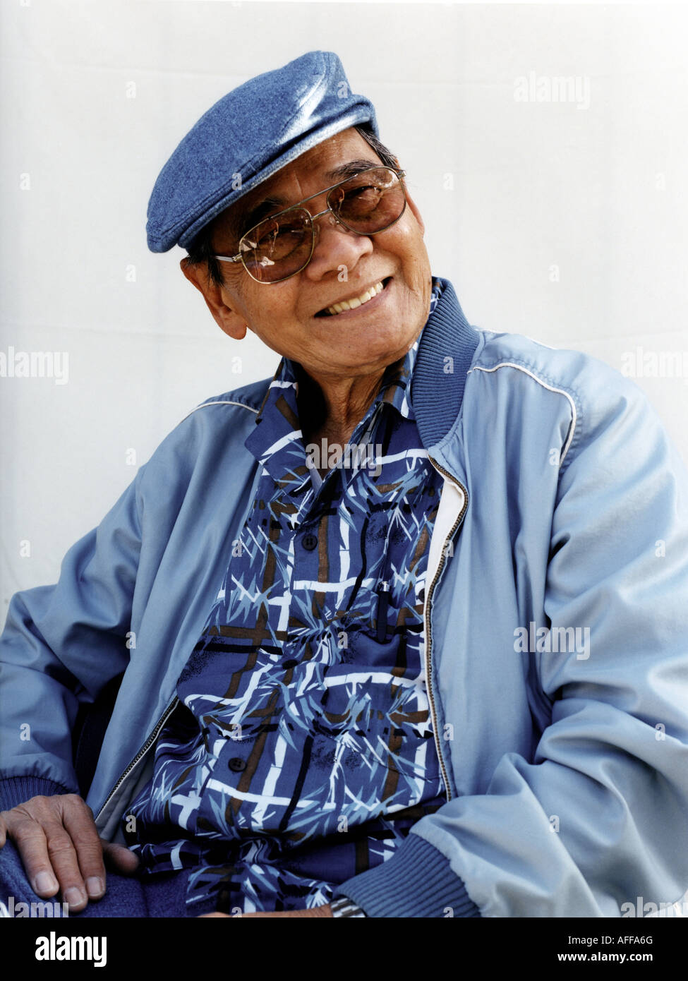 Old filipino man hi-res stock photography and images - Alamy