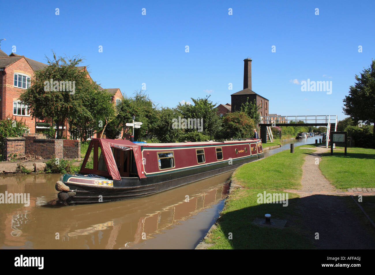 Barge on the canal at Sutton Stop Hawkesbury near Coventry England ...
