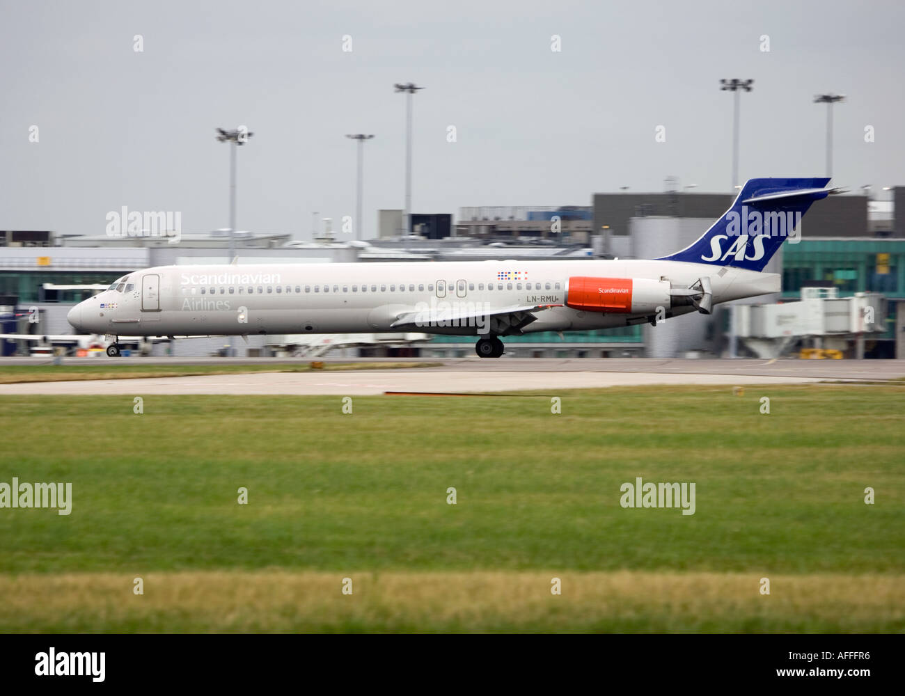 SAS arriving at MAN Manchester Airport Stock Photo - Alamy
