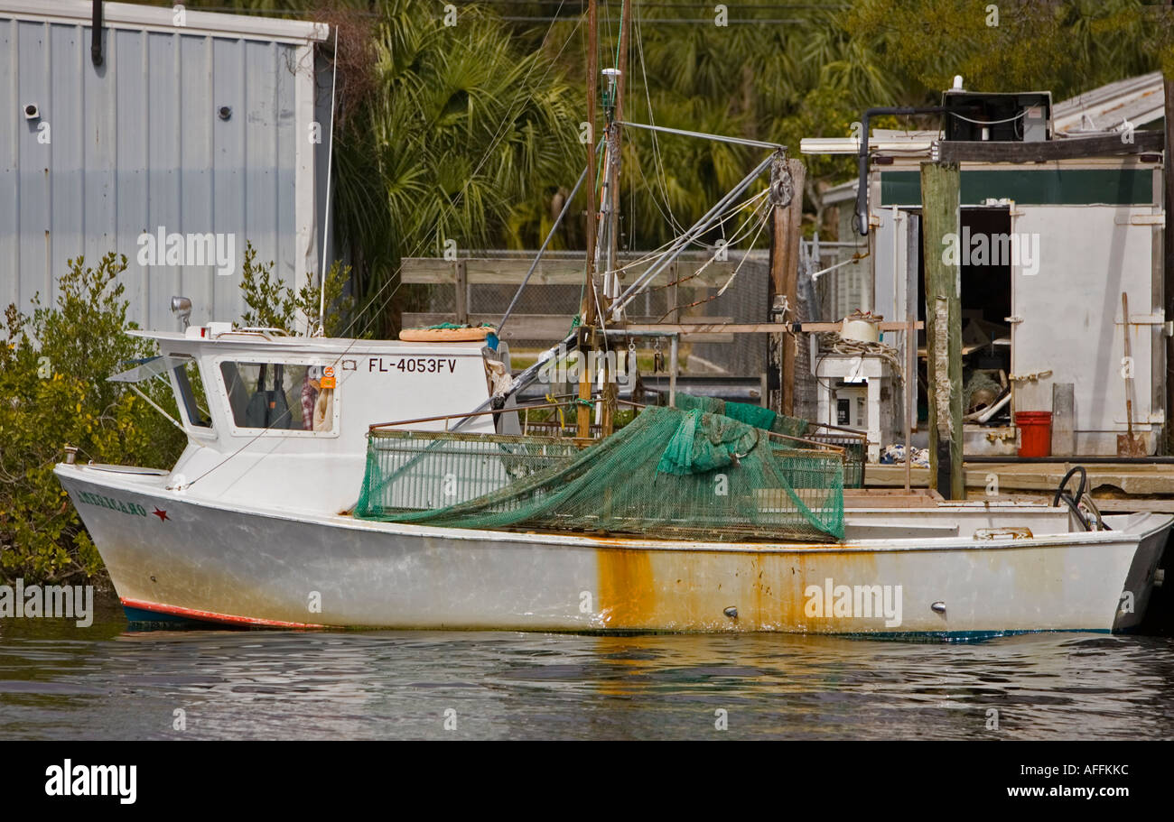 Sponge boat fishing boat hi-res stock photography and images - Alamy