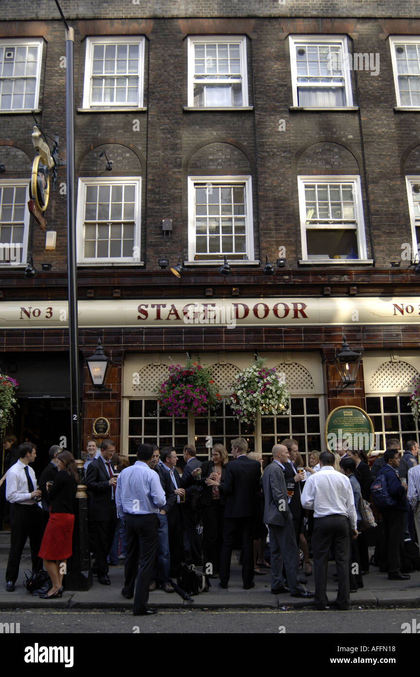 Outdoor drinking the stage pub hi-res stock photography and images - Alamy