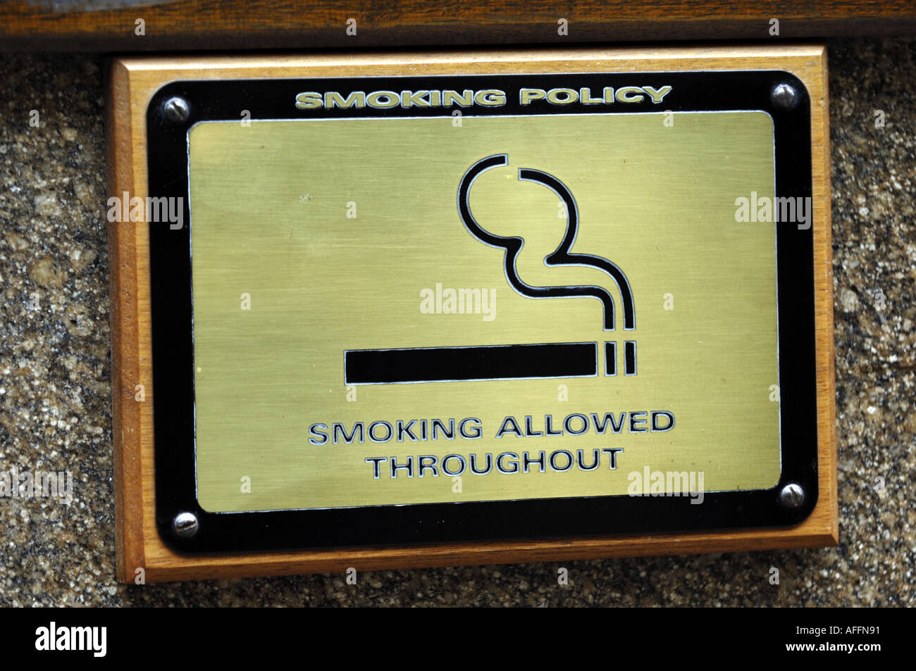 smoking allowed throughout sign pro smoking Stock Photo - Alamy