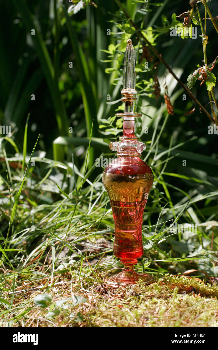 Flakon parfum hi-res stock photography and images - Alamy