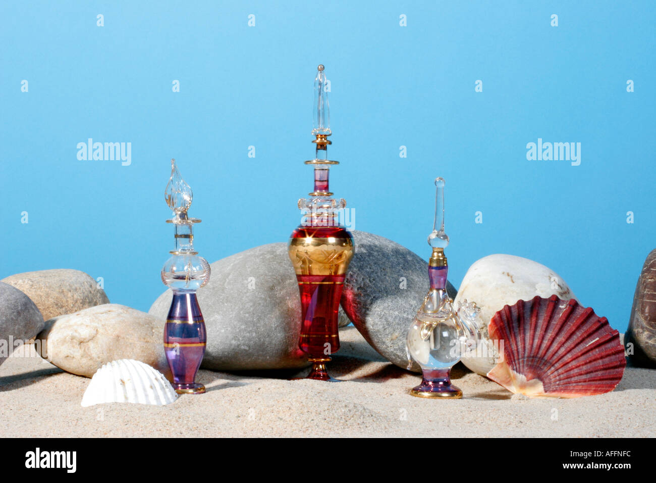 Flakon parfum hi-res stock photography and images - Alamy