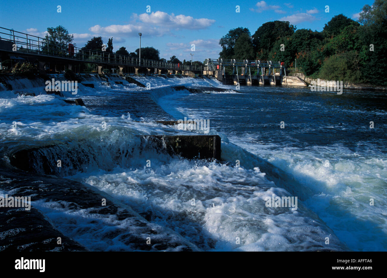 Maidenhead weir hi-res stock photography and images - Alamy
