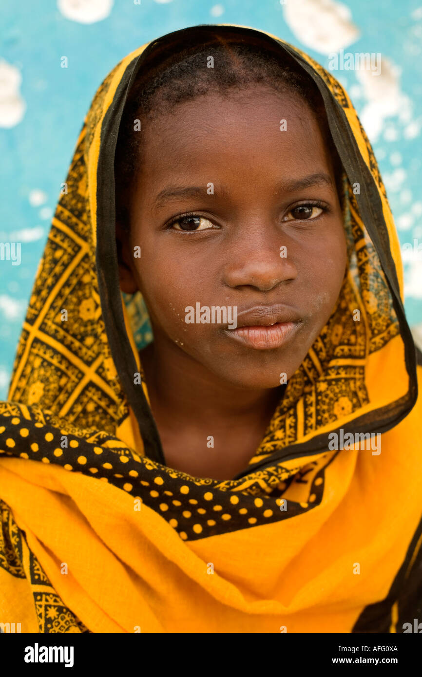 Indian ocean head scarf hi-res stock photography and images - Alamy