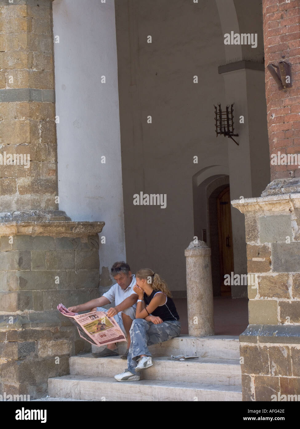 Man between two woman hi-res stock photography and images - Alamy