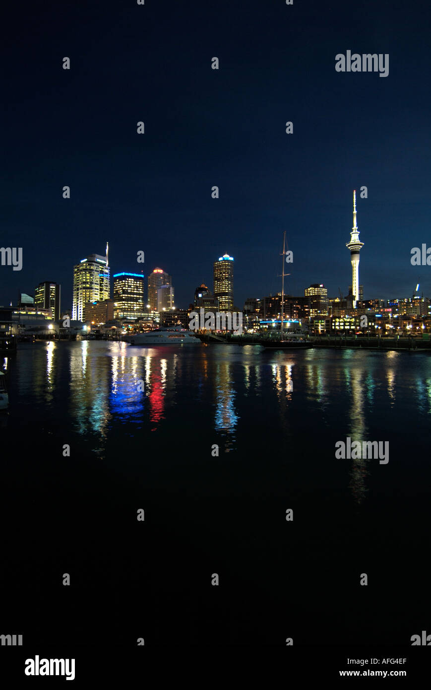 Auckland at night Stock Photo - Alamy