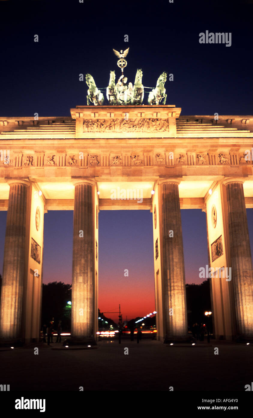 Brandenburger tor tag hi-res stock photography and images - Alamy