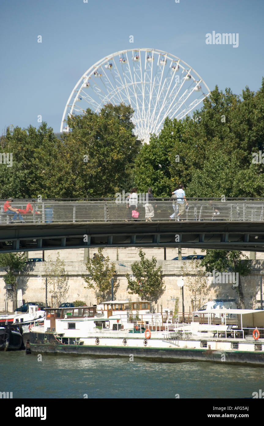 Paris wheel tourist attraction hi-res stock photography and images - Alamy