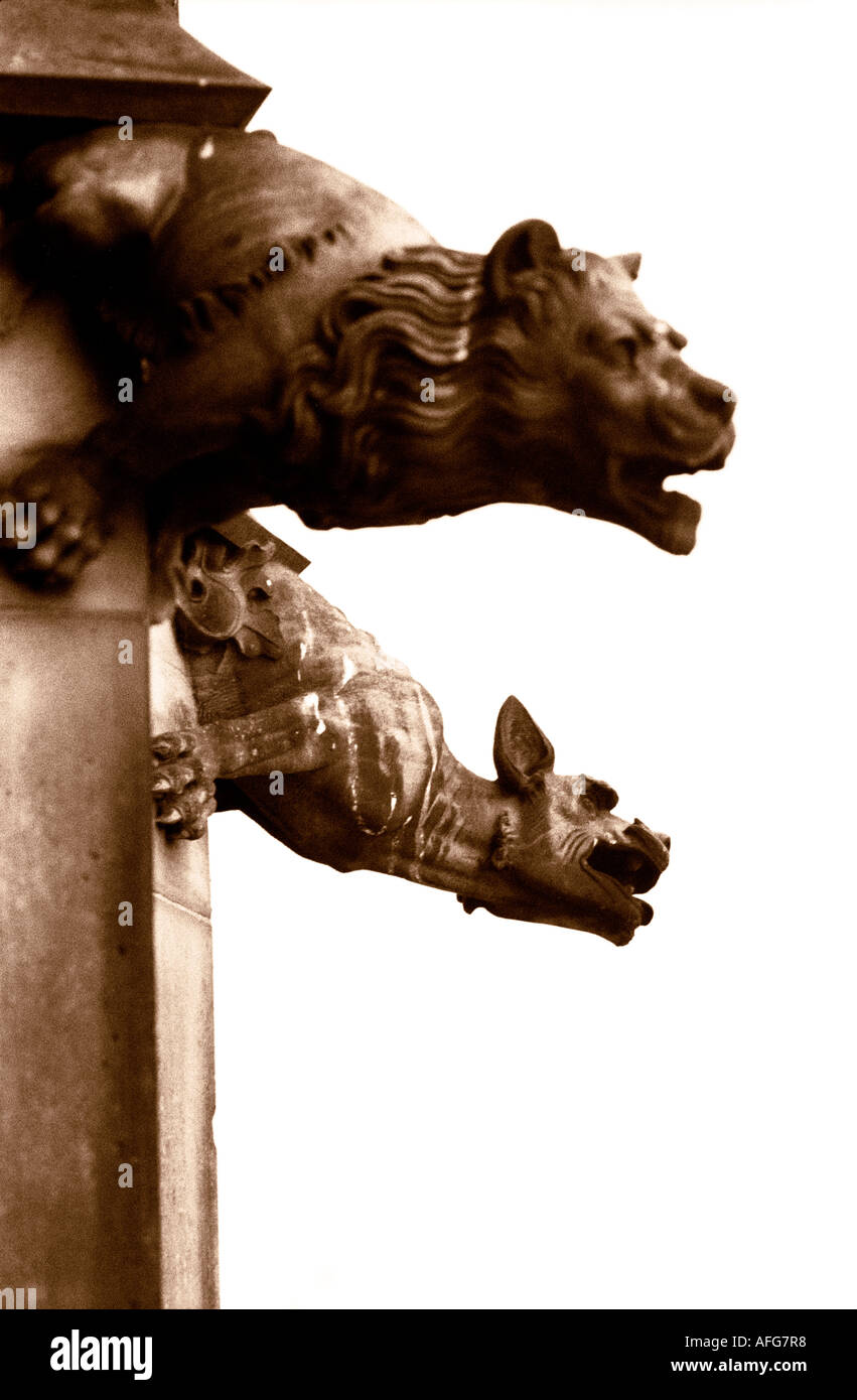 Gargoyle colored hi-res stock photography and images - Alamy