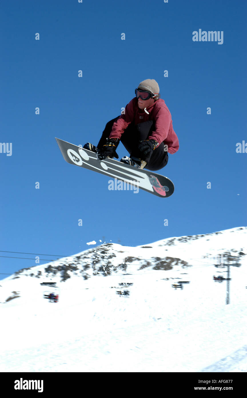 Boy snow lone hi-res stock photography and images - Alamy