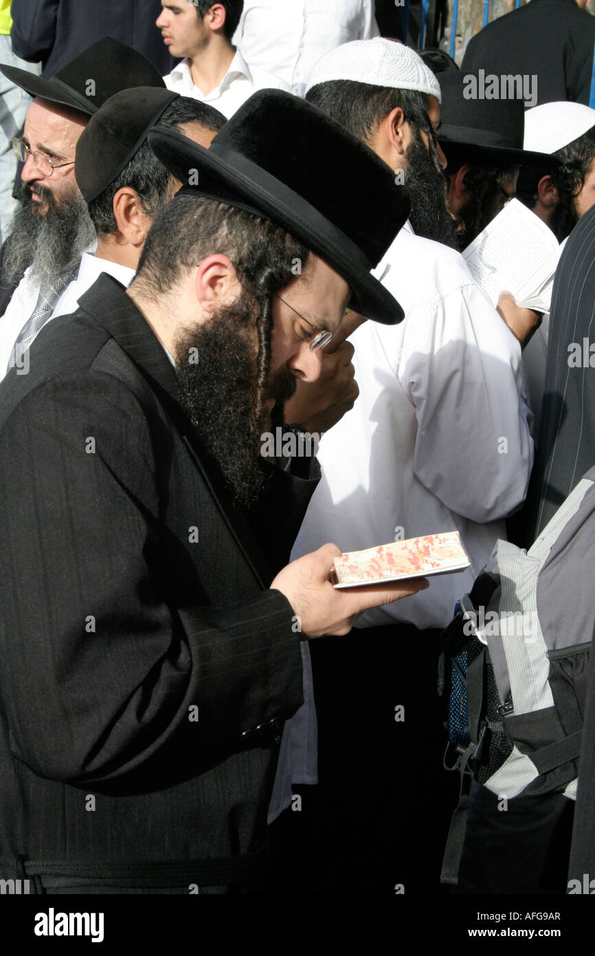 Lag Ba omer pilgrims meron israel Stock Photo - Alamy