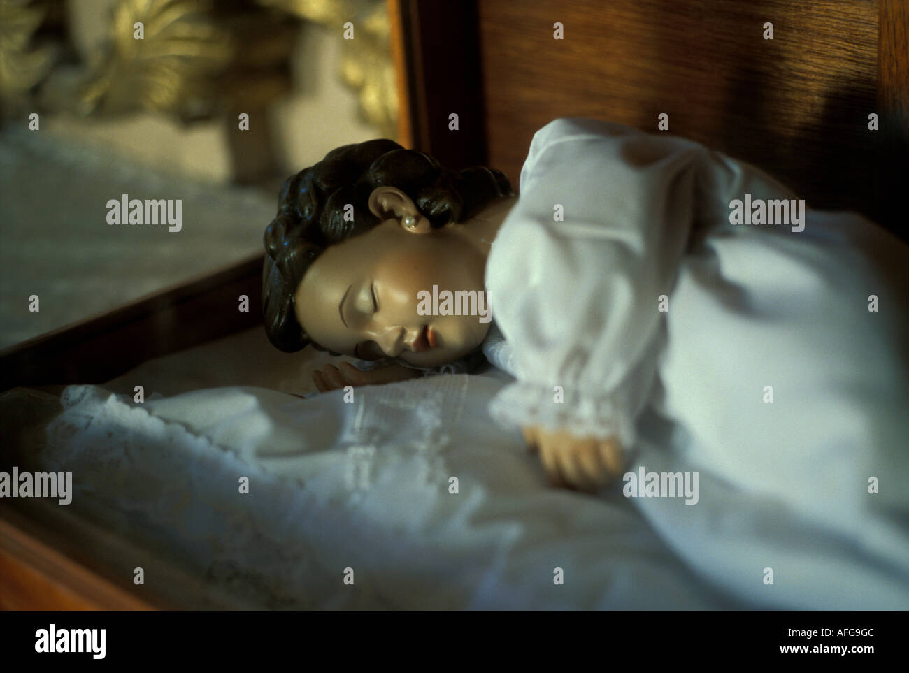 Sleeping dolly hi-res stock photography and images - Alamy