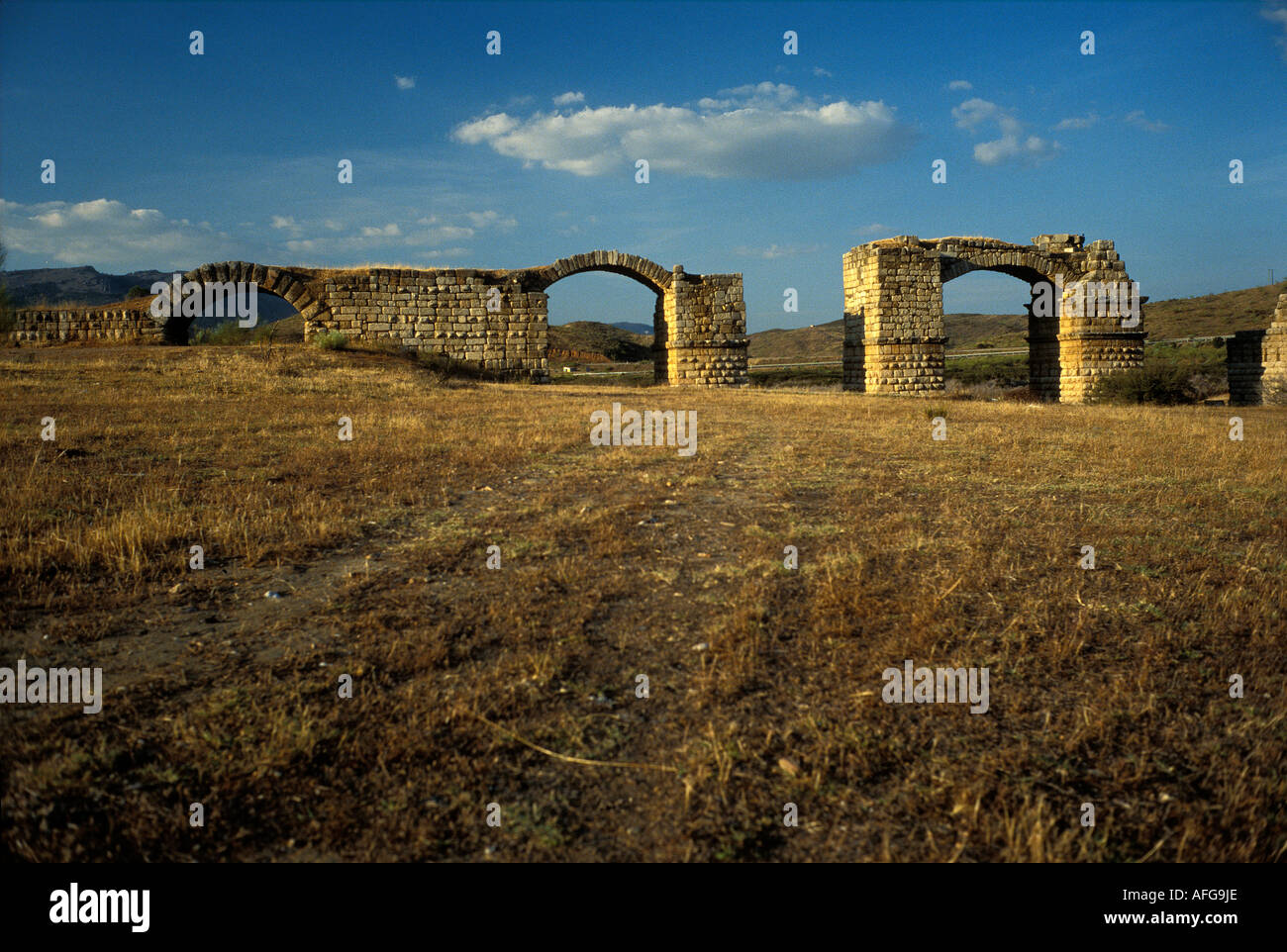 Arc shaped bridge hi-res stock photography and images - Alamy