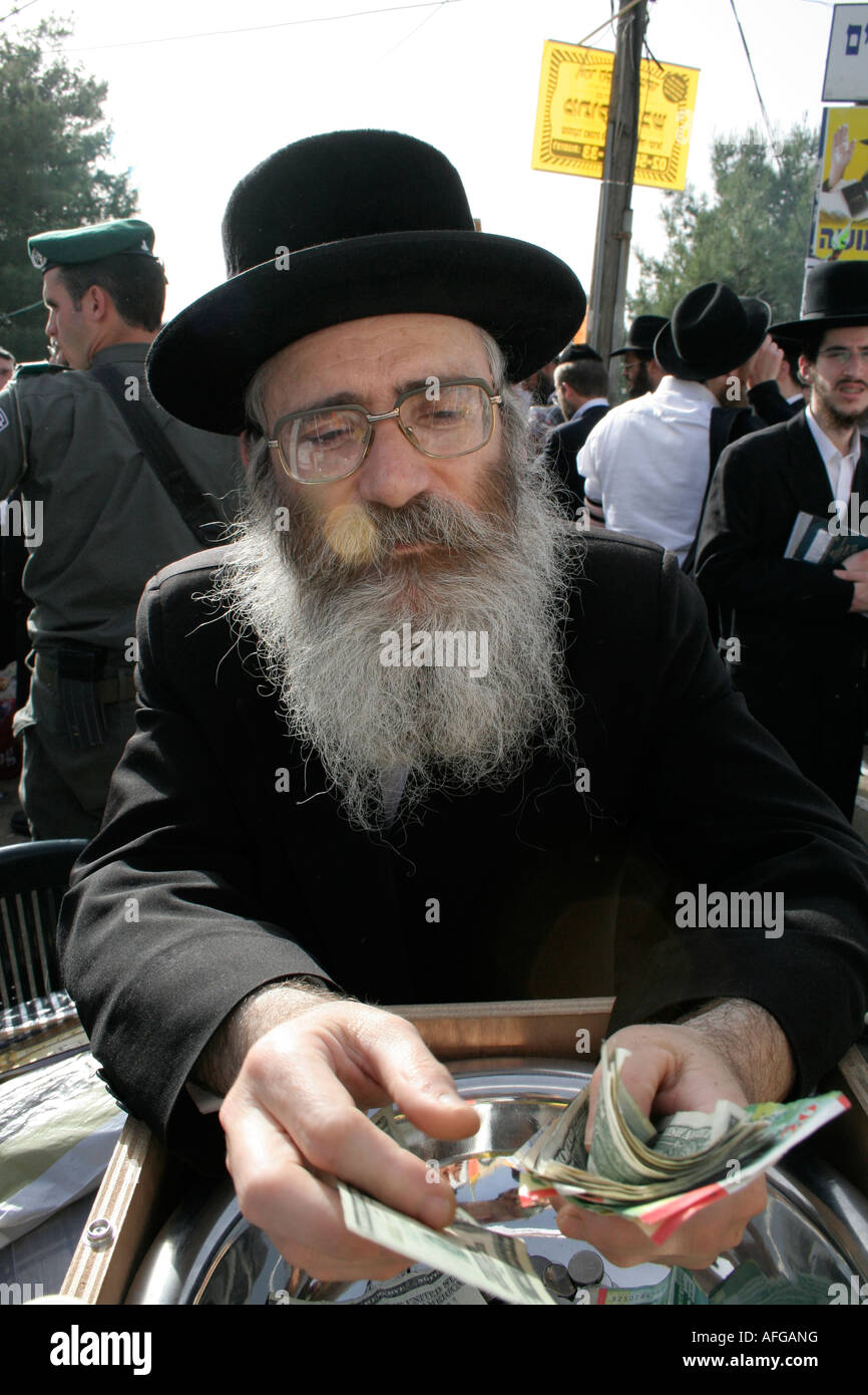 Lag Ba omer pilgrims meron israel Stock Photo - Alamy