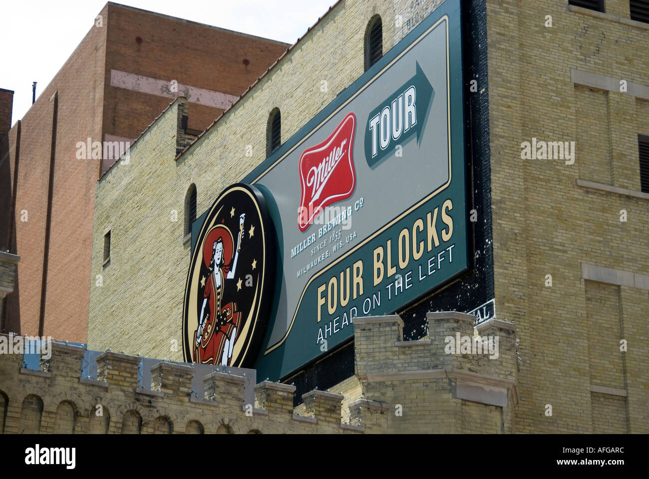 Miller lite bottle hi-res stock photography and images - Alamy