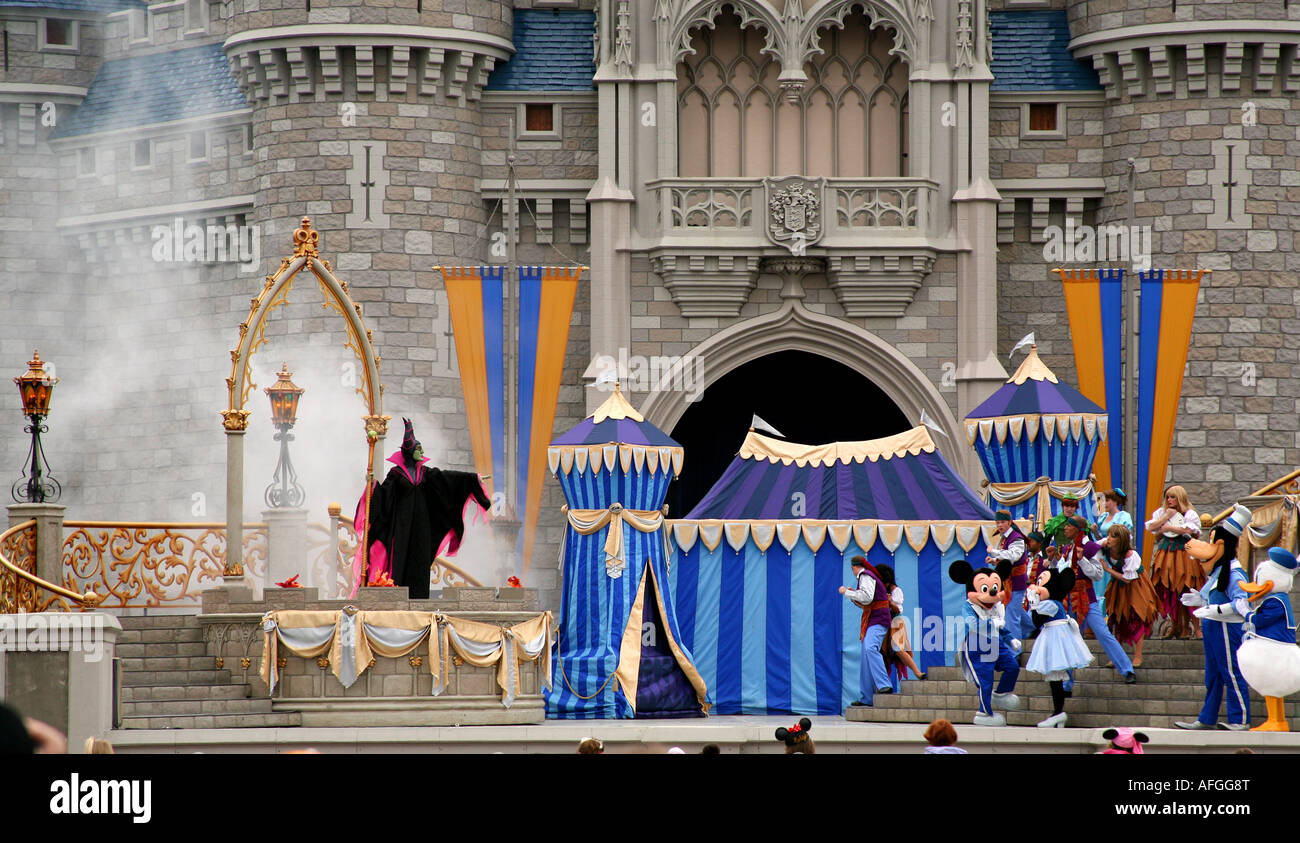 Goofy magic kingdom walt disney hi-res stock photography and images - Alamy