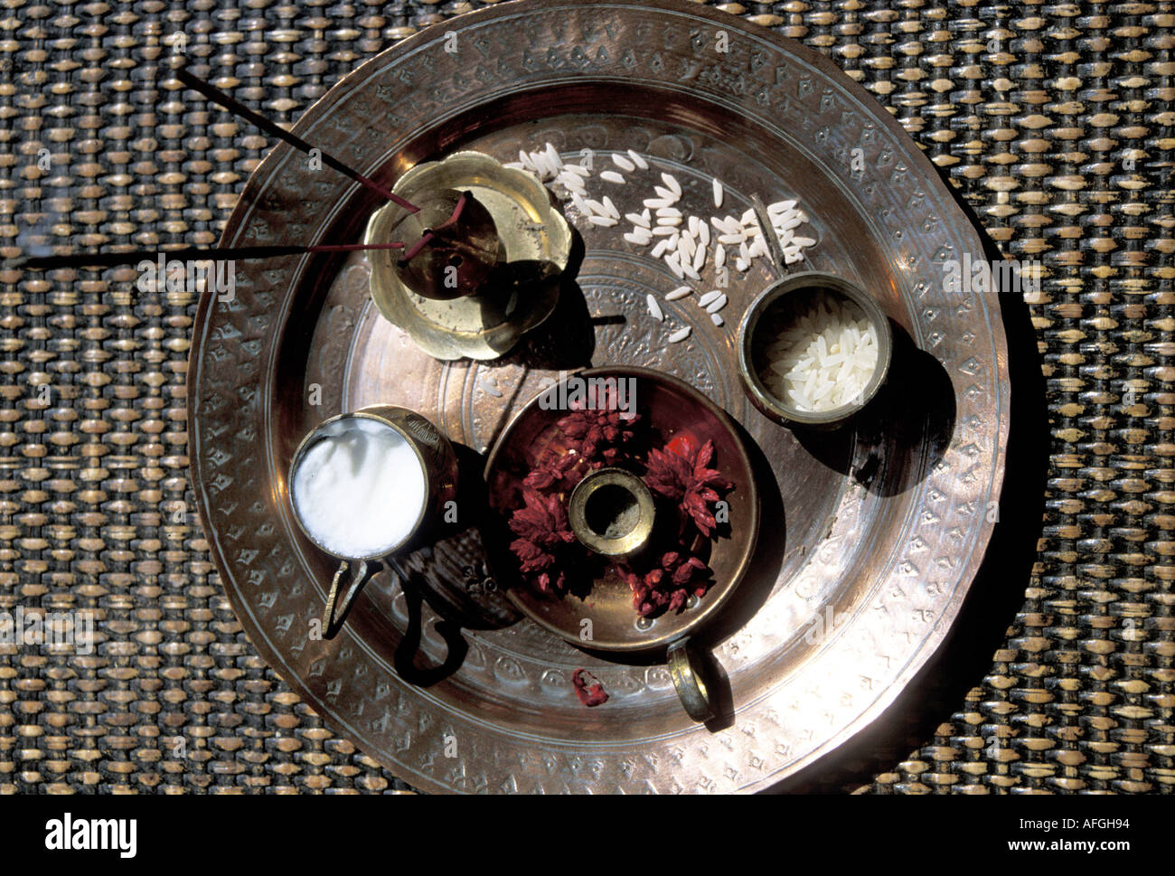 Puja tray hi-res stock photography and images - Alamy
