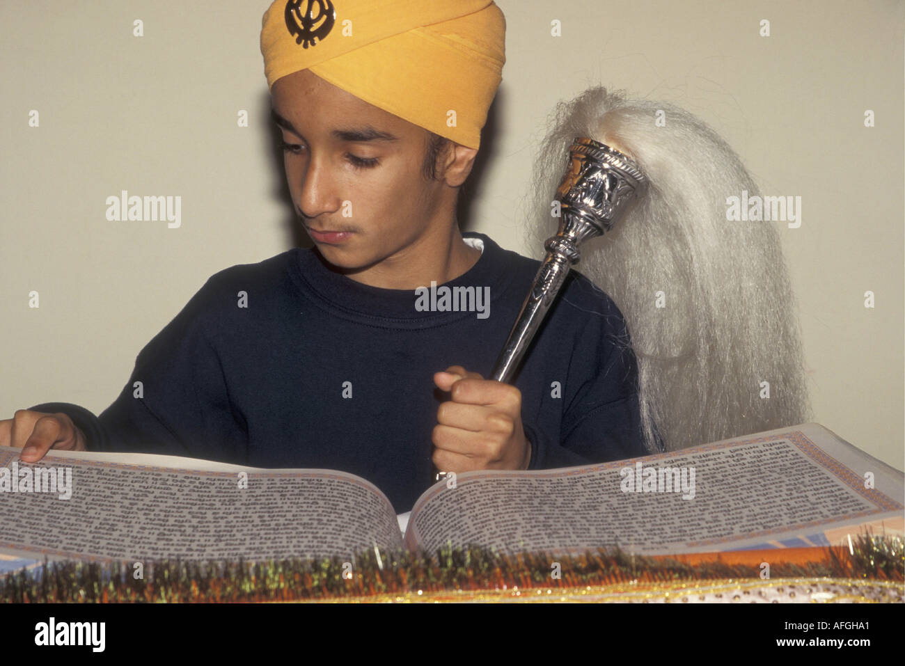Guru granth sahib gurdwara reading High Resolution Stock Photography ...