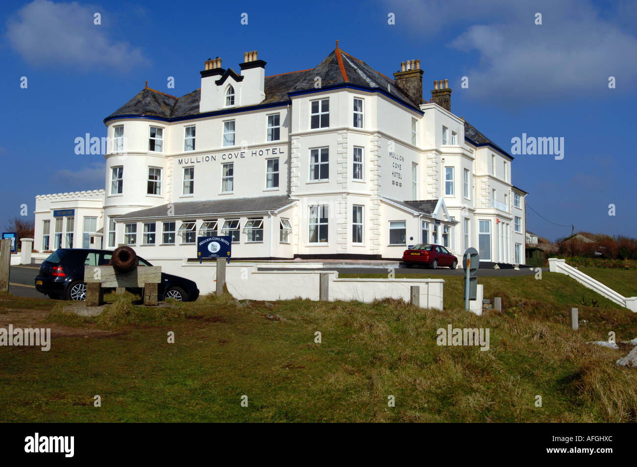 Mullion Cove Hotel Cornwall Britain UK Stock Photo - Alamy