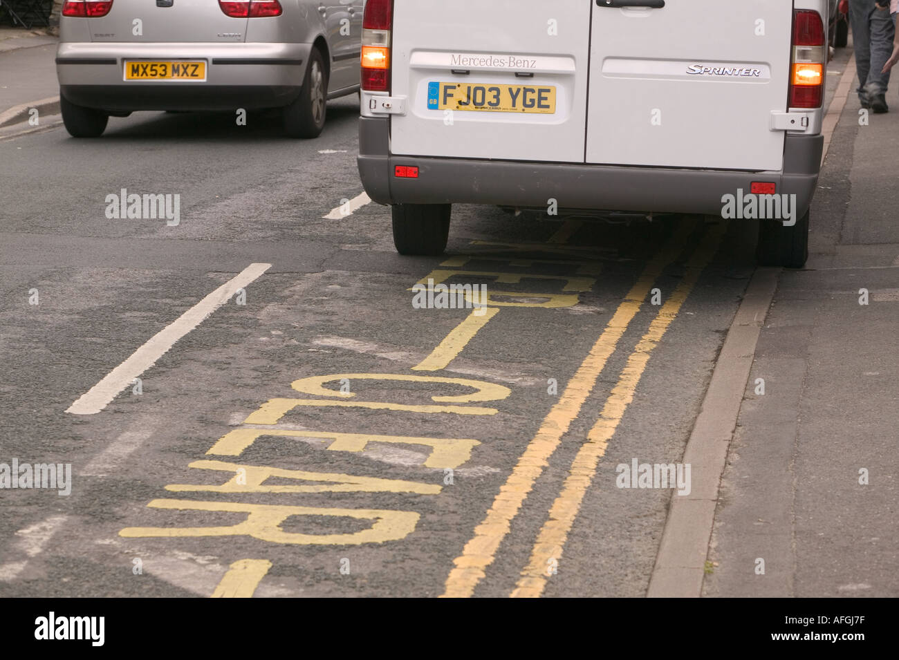 White van parked on double yellow lines hi-res stock photography and ...
