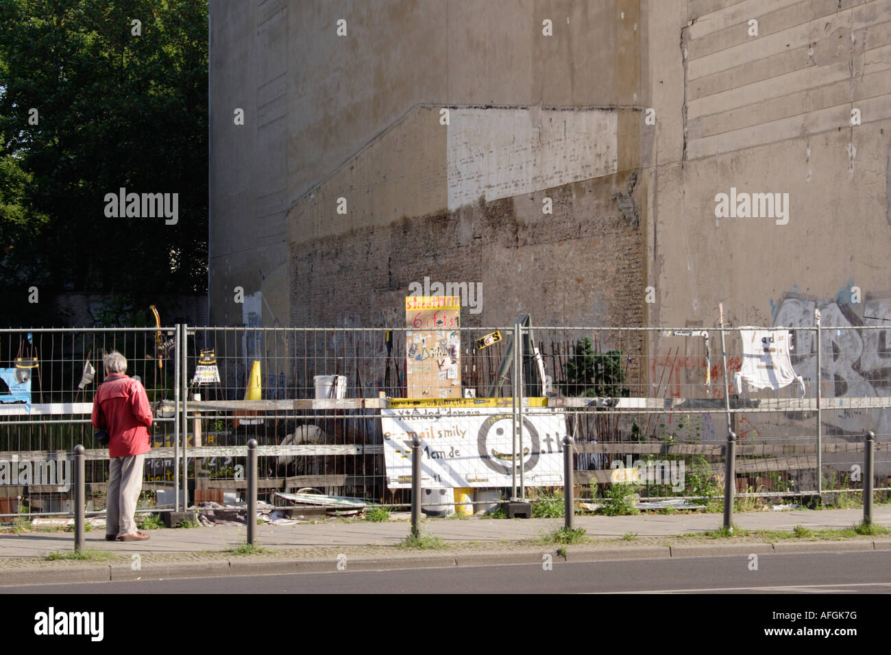 Artists den hi-res stock photography and images - Alamy