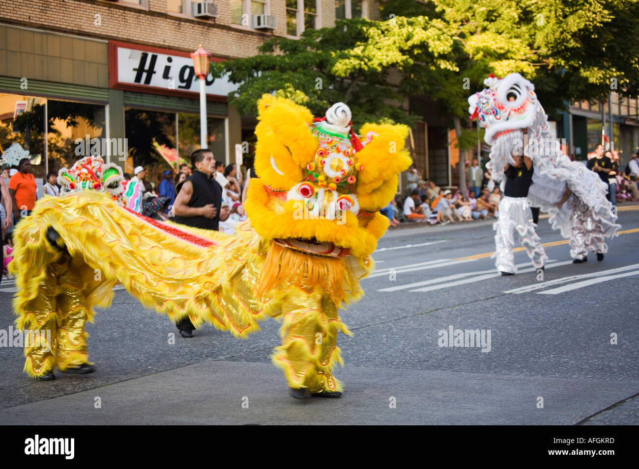Chinese Dragon team performs in Chinatown International District ...