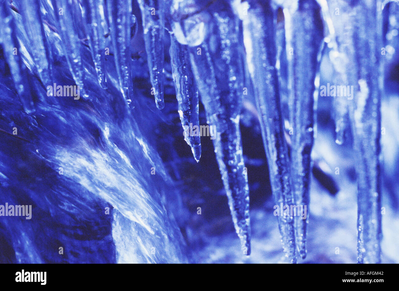 Iceicles hi-res stock photography and images - Alamy