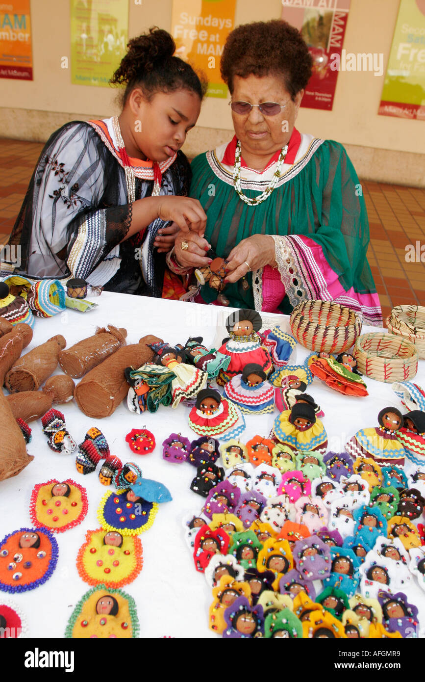 Seminole woman crafts hi-res stock photography and images - Alamy