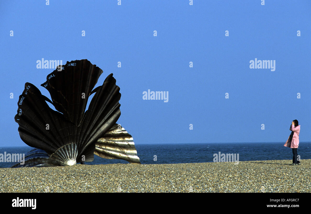 'The Scallop' Memorial to Benjamin Britten by artist Maggie Hamlin on ...