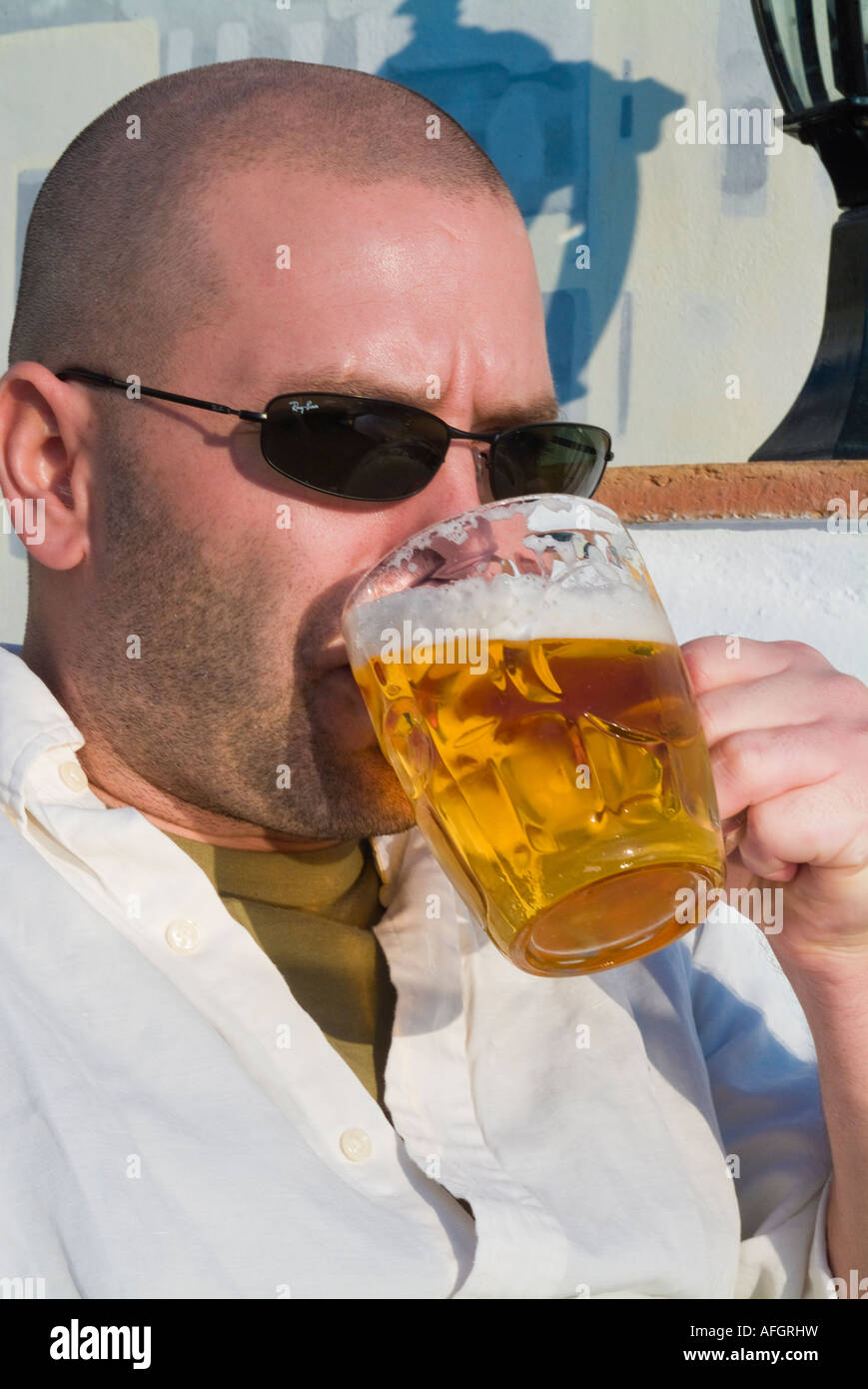Drunk student bar hi-res stock photography and images - Alamy
