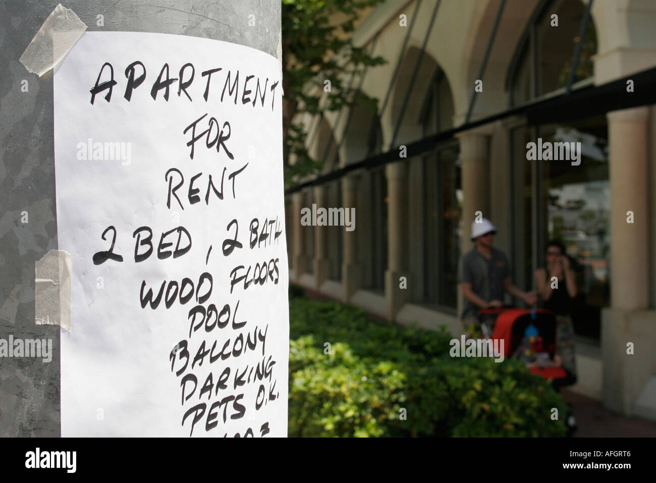 Building with road sign hi-res stock photography and images - Alamy