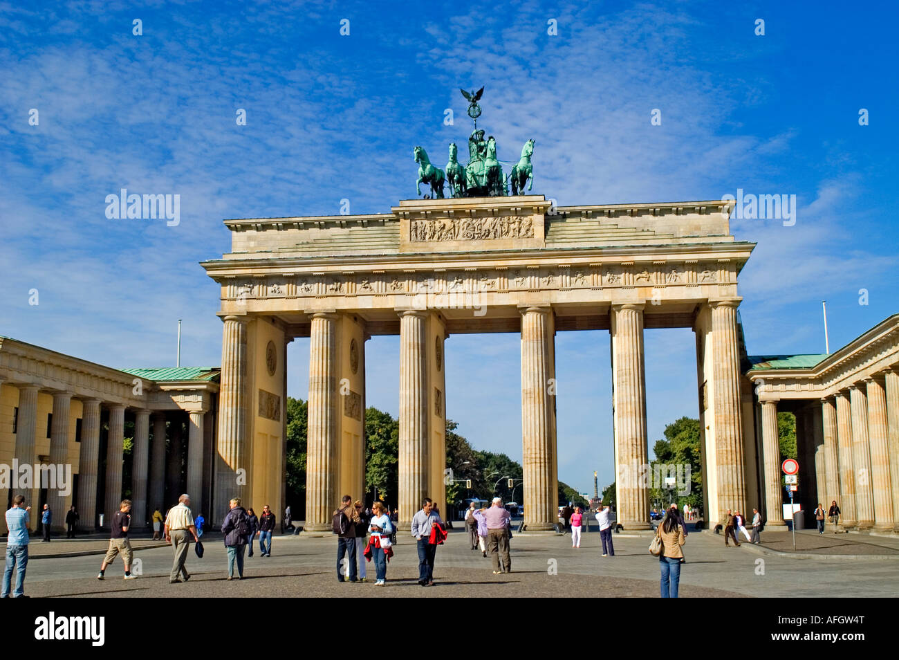 Brandenburg Gate, Pariser Platz Germany, 1791 Neoclassical, Berlin ...