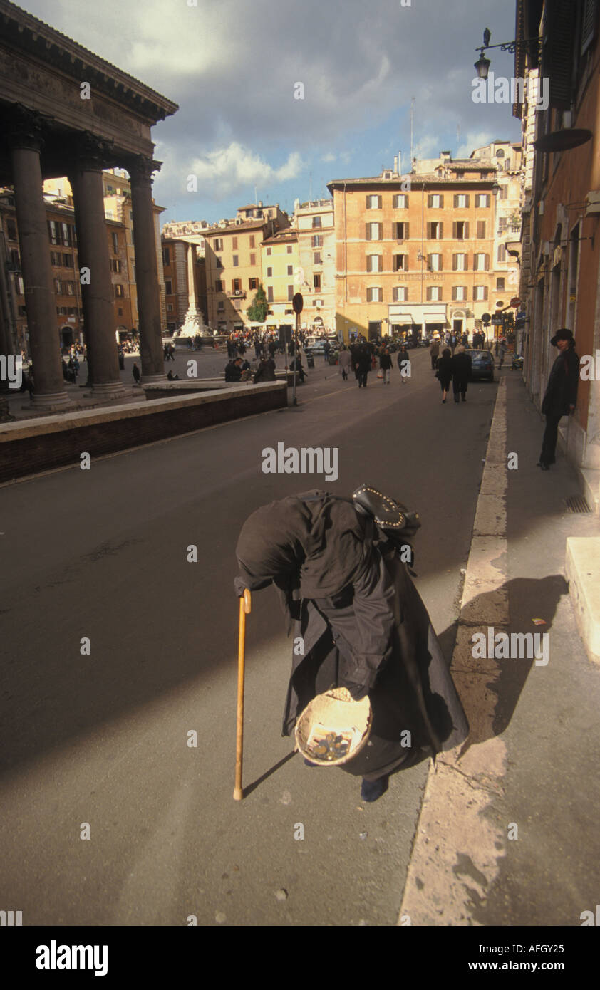 Hunched woman hi-res stock photography and images - Alamy